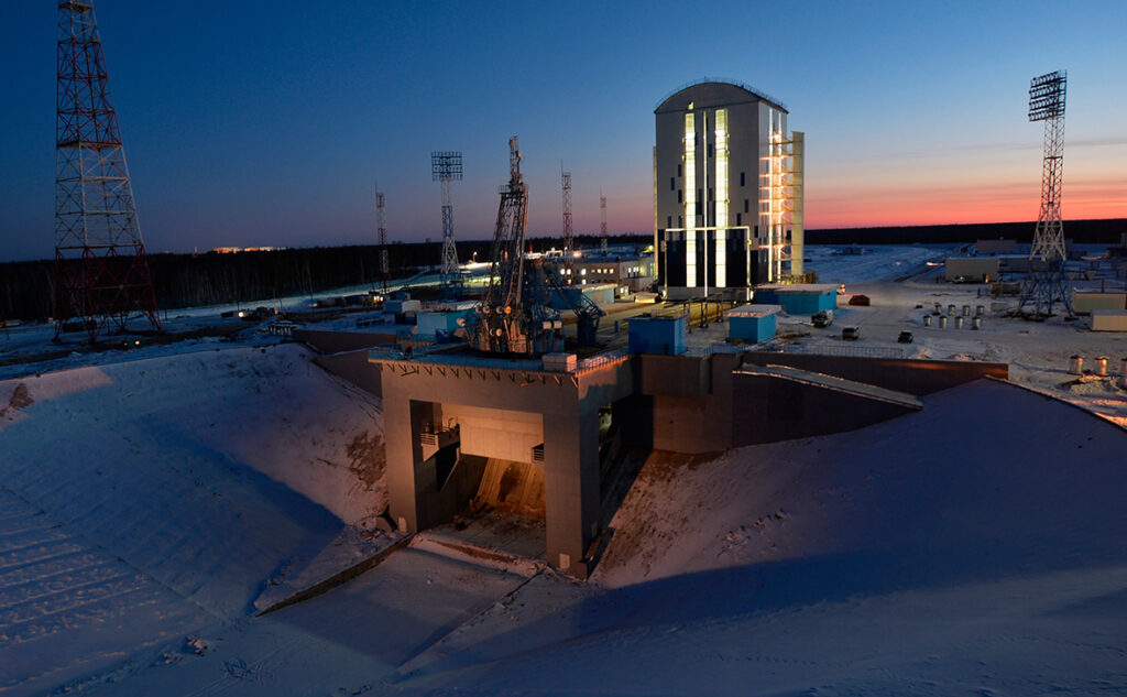 Satélite secreto ruso se rompe en órbita y esparce escombros por el espacio